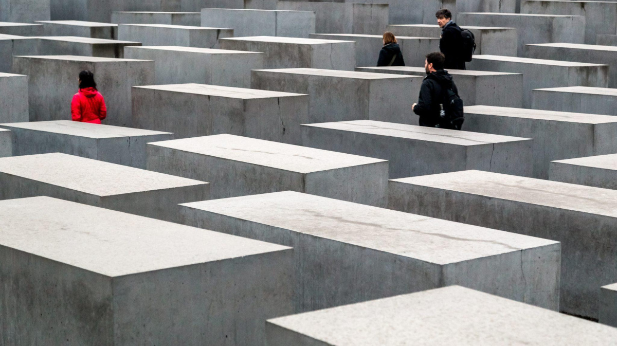 Holocaust Memorial Day: How can we reconcile faith and suffering ...